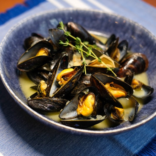 Recipe: Mussels with White Wine and Shallots – Tahmina Tea